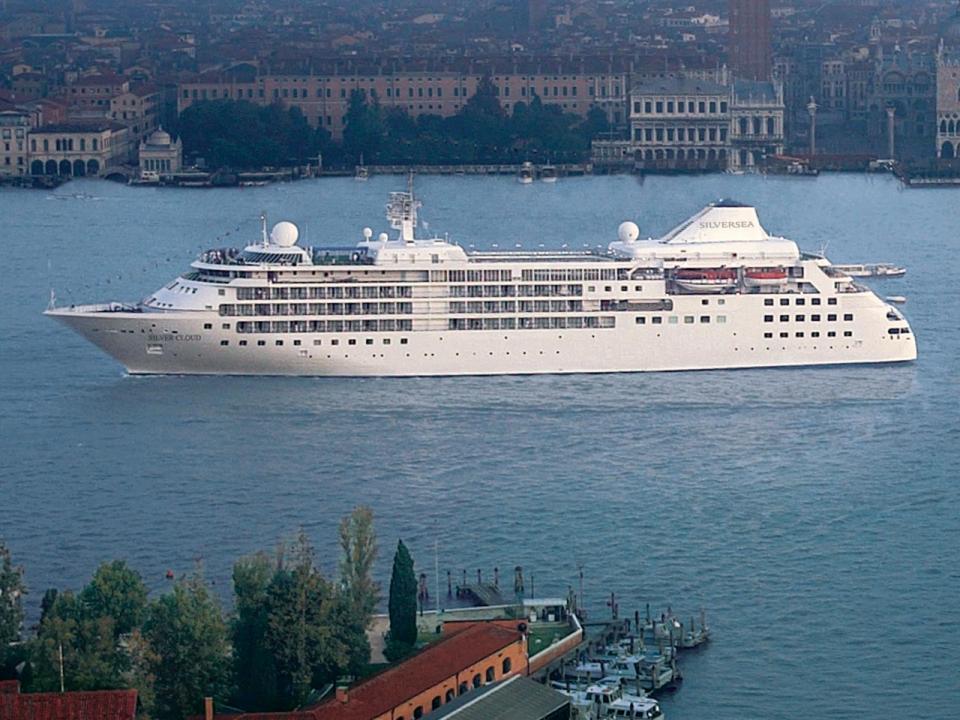 Silver Cloud Photos on iCruise.com