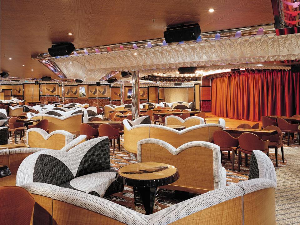 Carnival Valor Photos on iCruise.com