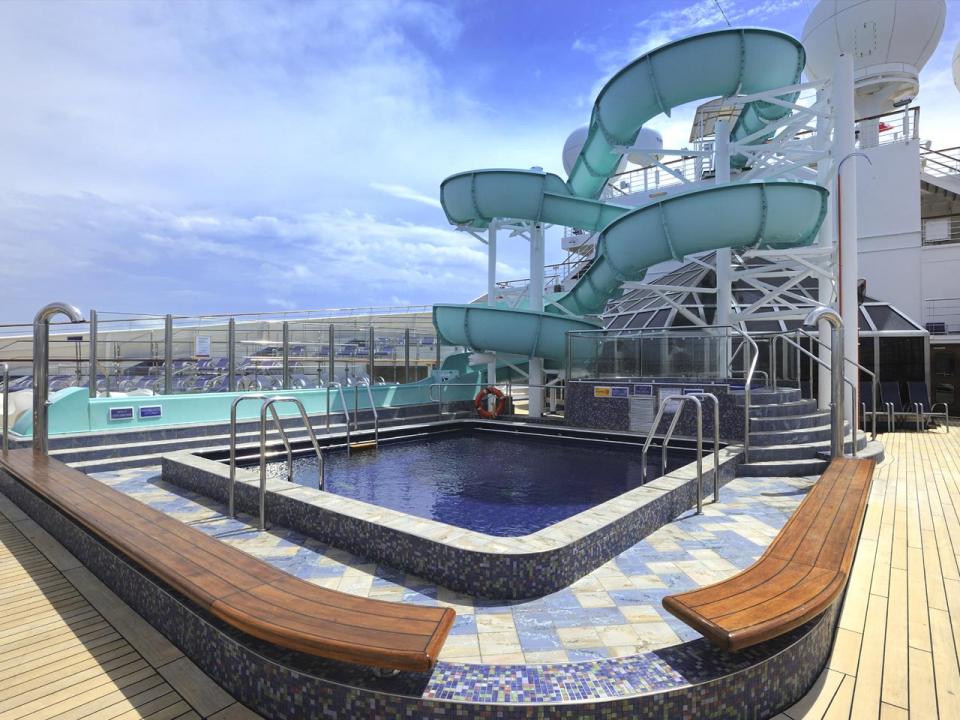 Carnival Liberty Photos on iCruise.com