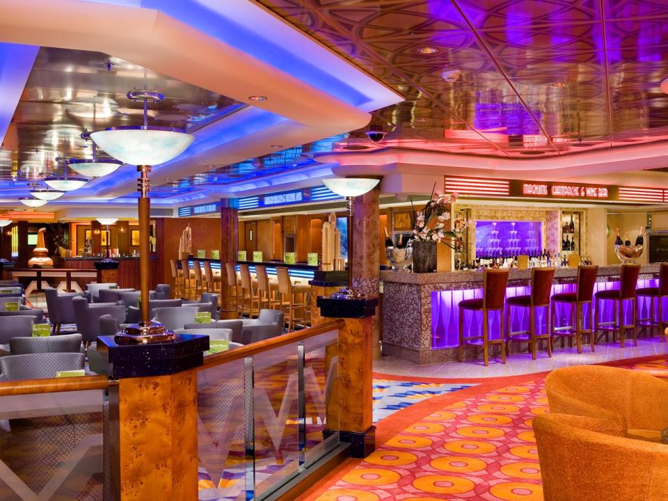 Norwegian Pearl Photos on iCruise.com