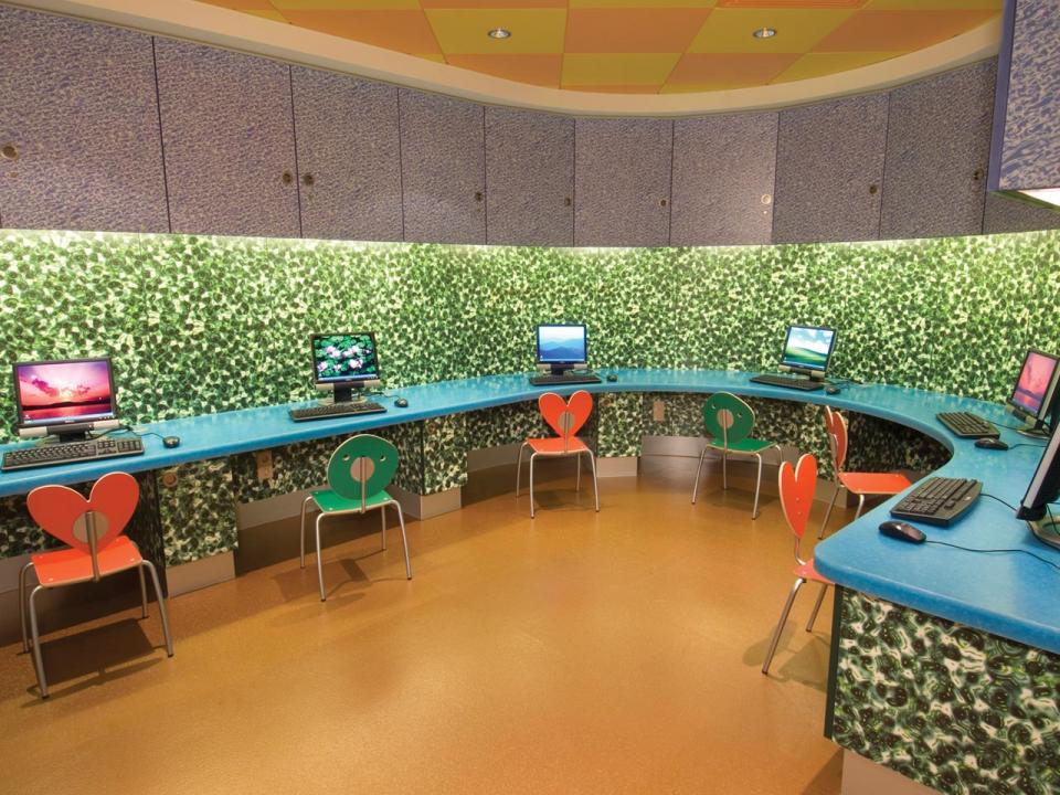 Norwegian Pearl Photos on iCruise.com