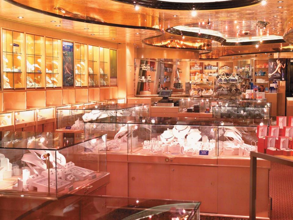 Carnival Freedom Photos on iCruise.com