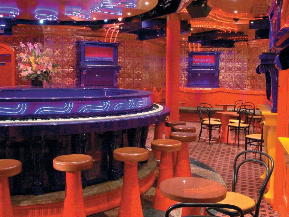 Carnival Freedom Photos on iCruise.com